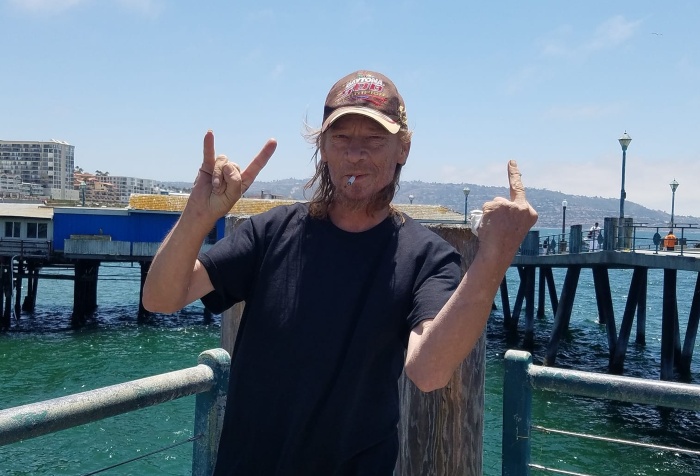 ANGELES’ Long-Time Guitar Tech, Scott Ellison, Passes Away | Metal ...