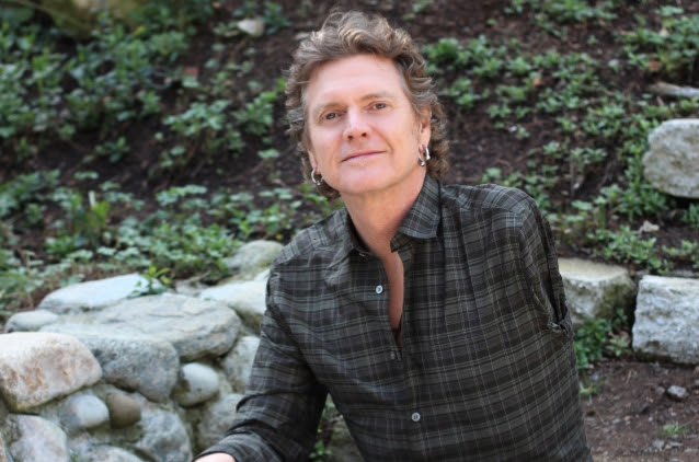 DEF LEPPARD’s Rick Allen Talks About Art Exhibition, Charities, Neil ...