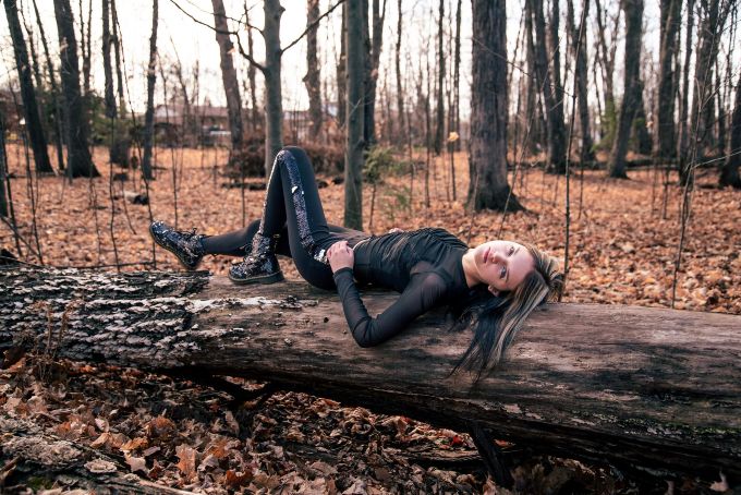SIERRA LEVESQUE Unleashes Raw Emotion with New Single ‘Don’t Go ...